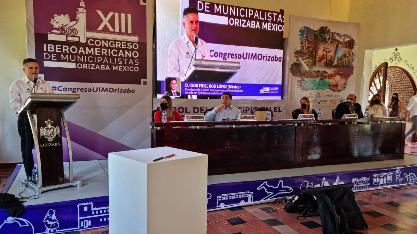 Alcalde de Orizaba, Igor Rojí, como Presidente de la UIM