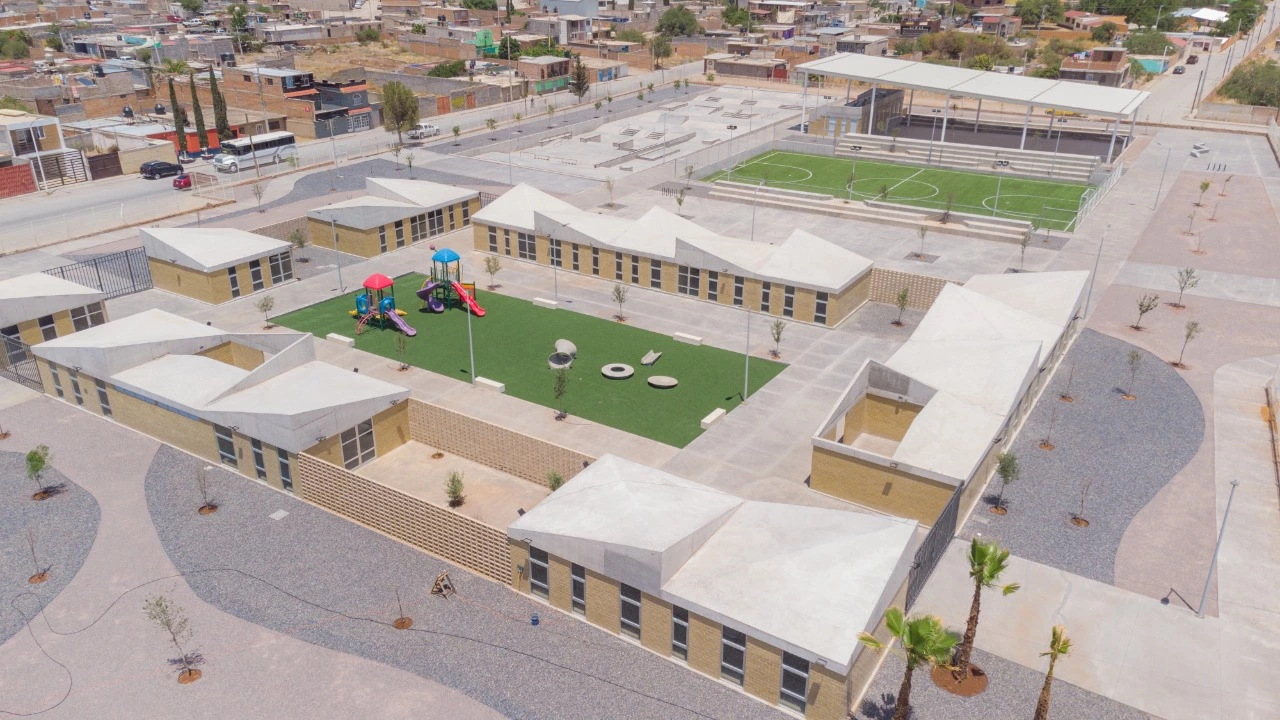 Cumplimiento de normas oficiales de espacios públicos